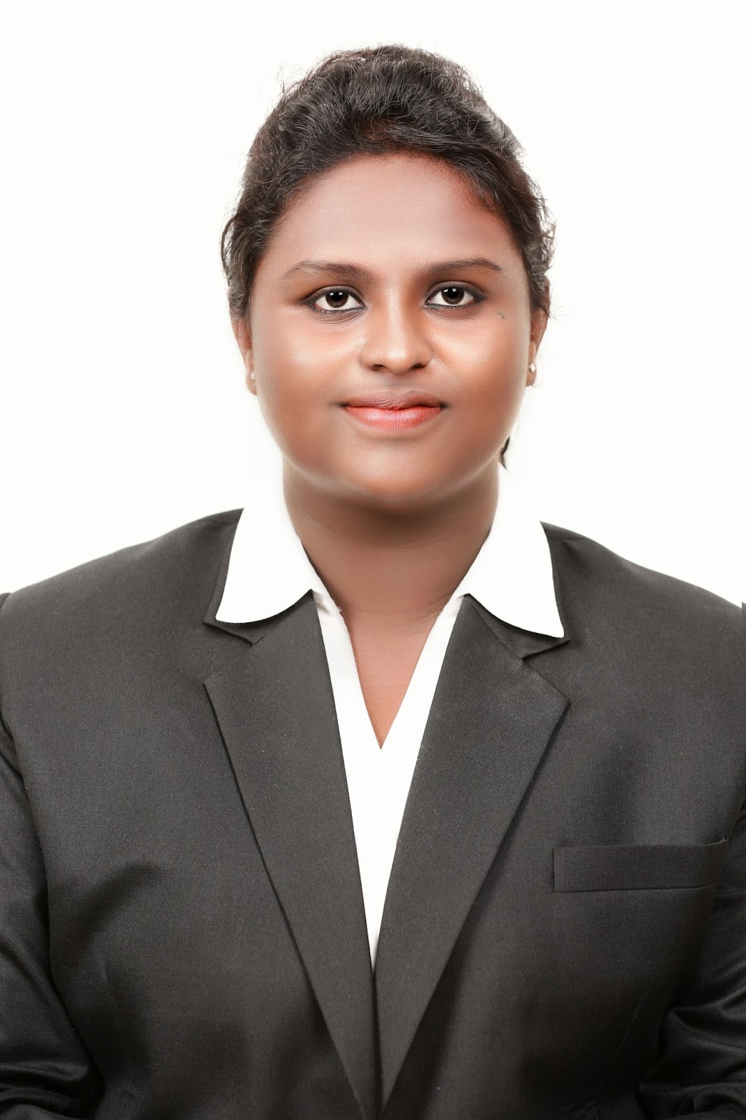 Best Flying Crews Jobs for Pilot, Air Hostess, AME, MBA And Ground ...