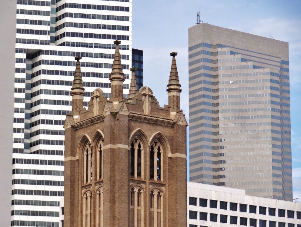Houston in Pics: Juxtaposition: Old and New Architecture in Houston's C
