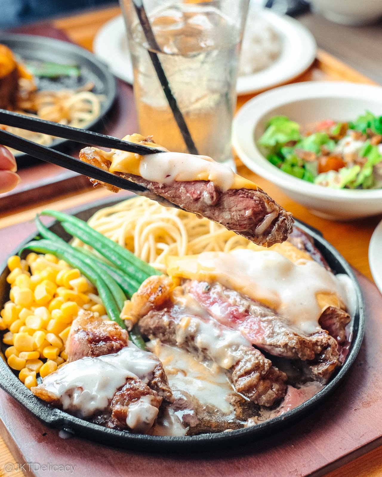 JKTDelicacy.com: Ishigamaya's Famous Stone Oven Grilled Hamburg from Japan