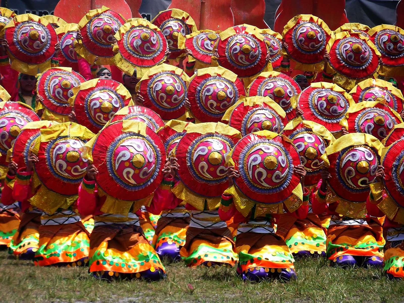 The Walking Tripod: Festival Photos: Talakudong Street Dancing and ...
