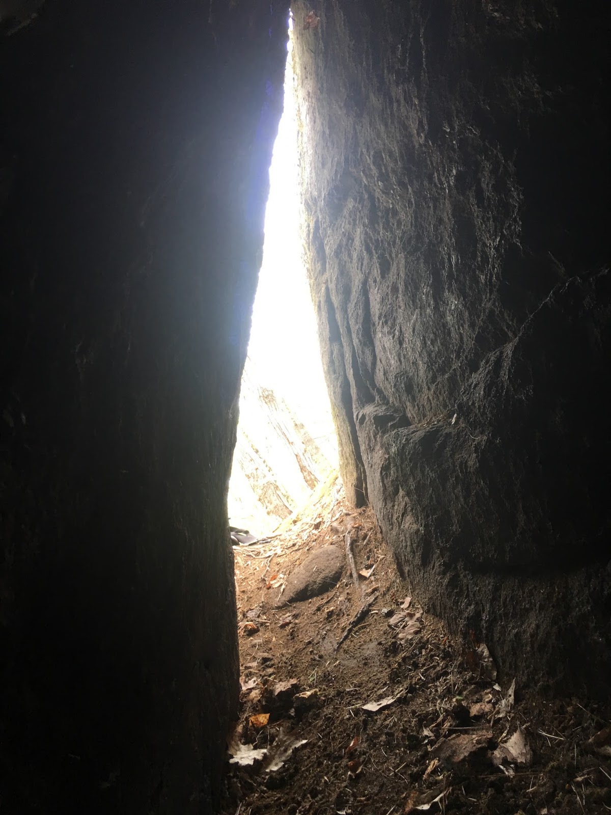 Rondinones' Adventures: Barrington's Forgotten Devil's Den Cave