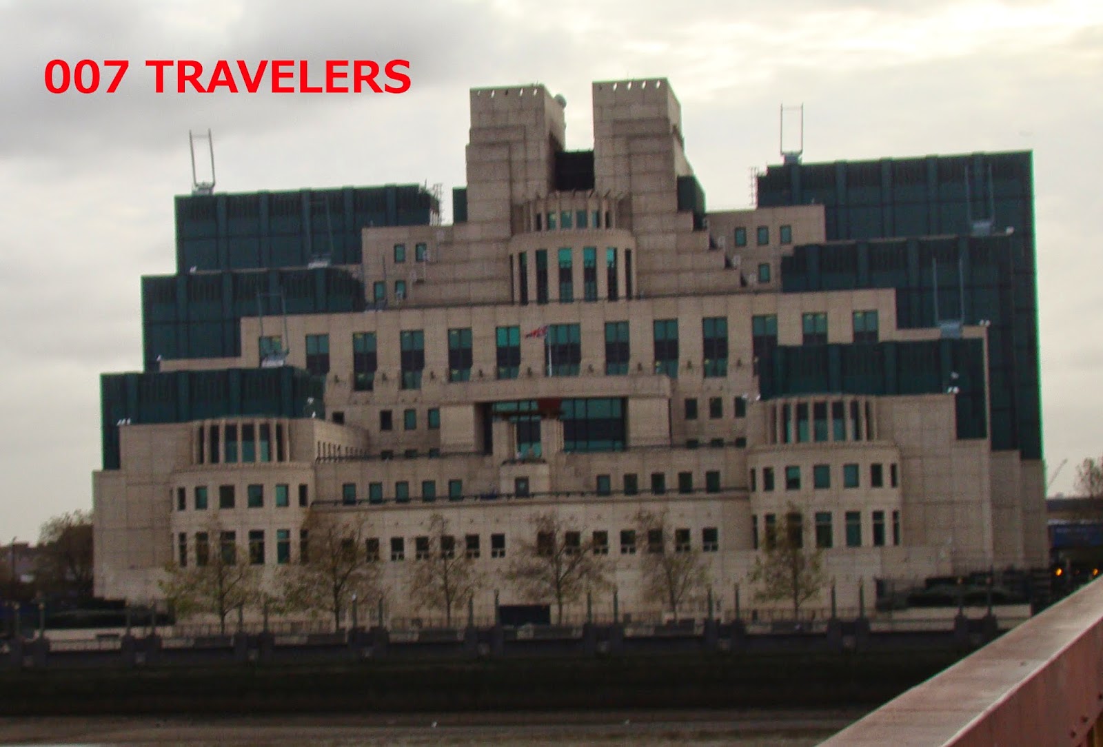 007 TRAVELERS: MI6 TEAM