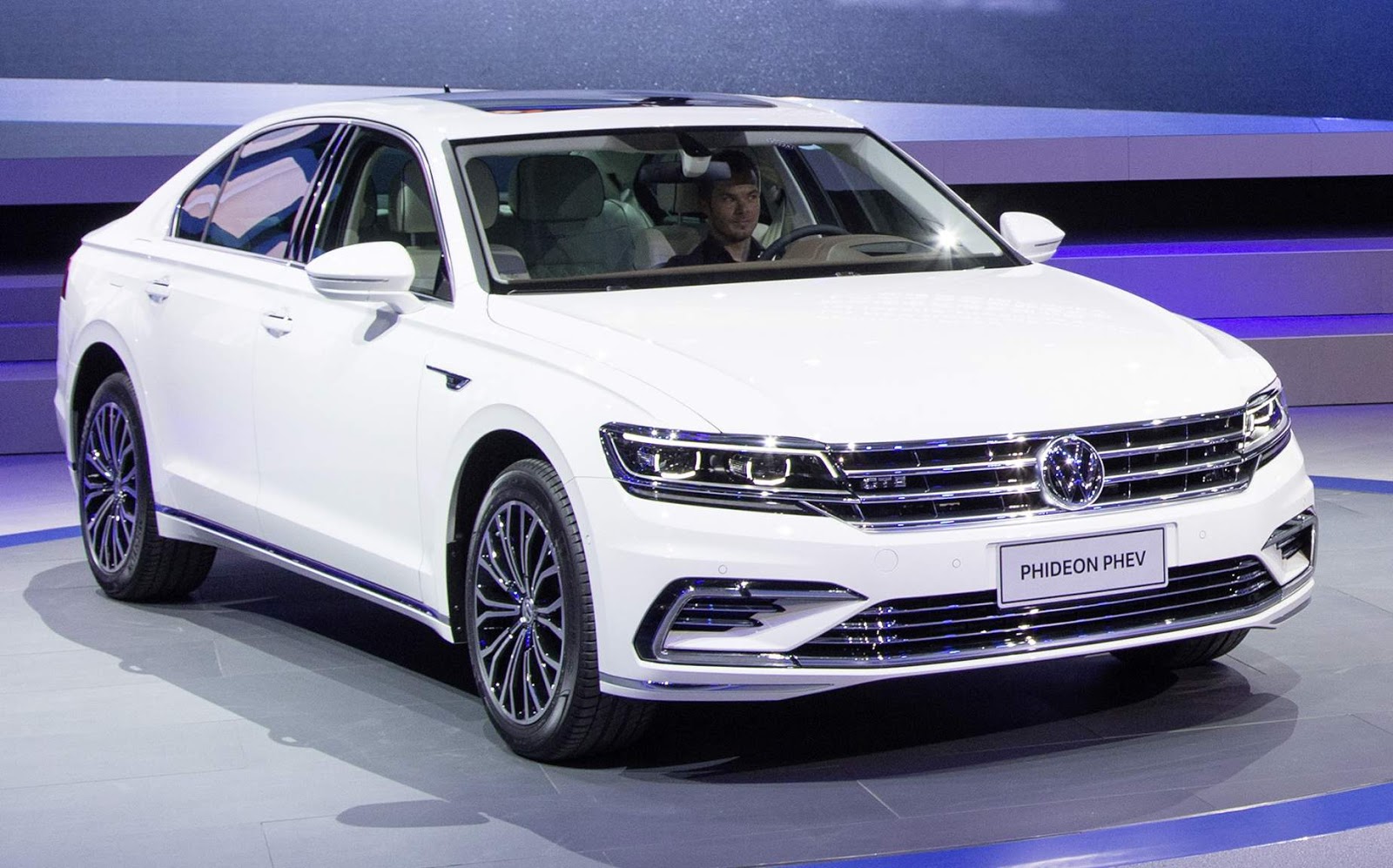 Phideon GTE é o híbrido mais potente da Volkswagen