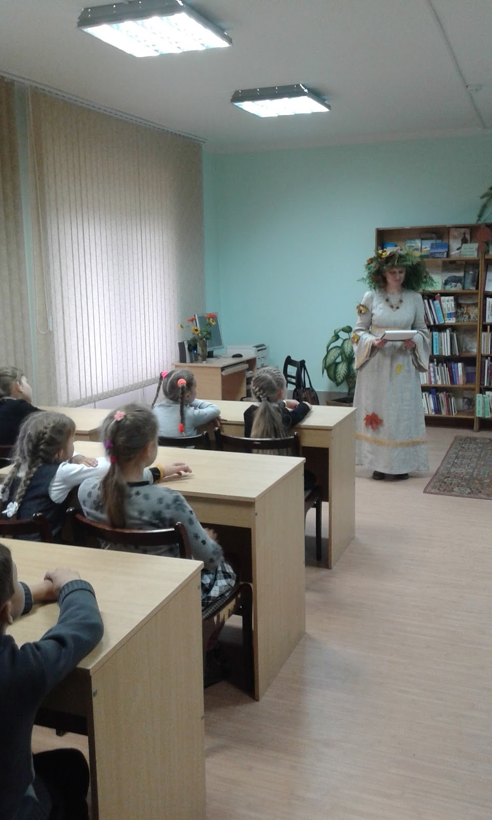 Домашний учитель Радуга: В библиотеке!