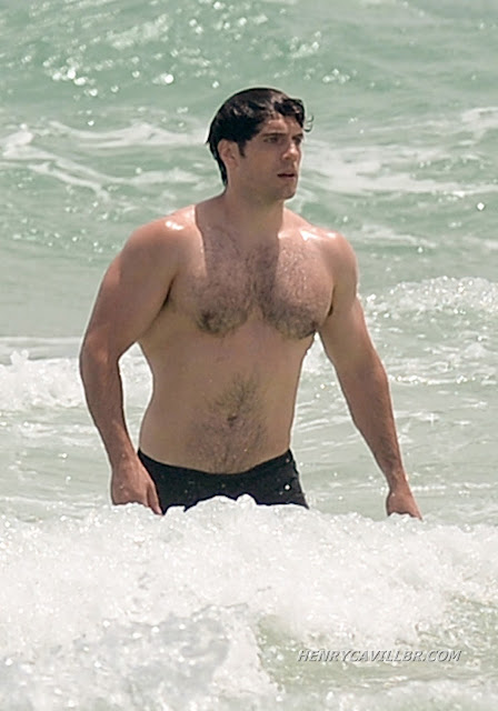 Henry Cavill News: Beach Time For Superman: New Weekend Pics From Miami