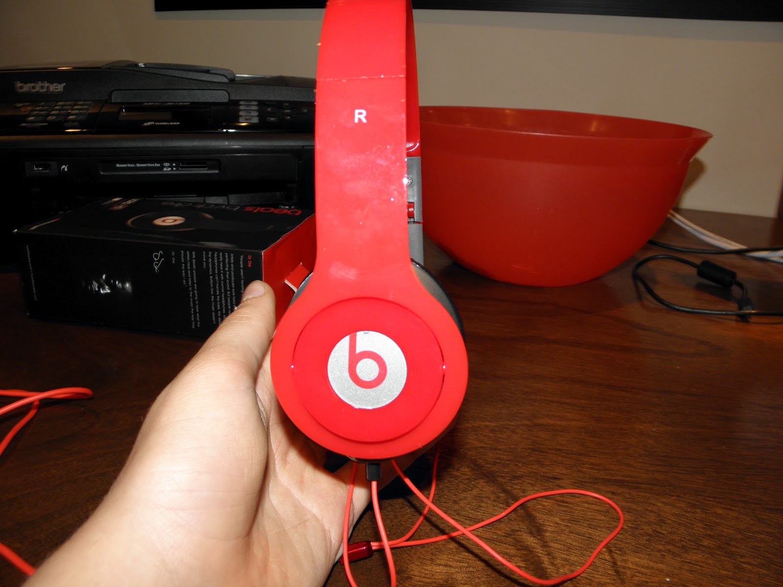 Buy it like a BOSS: Beats by Dr.Dre Solo HD replica (red)