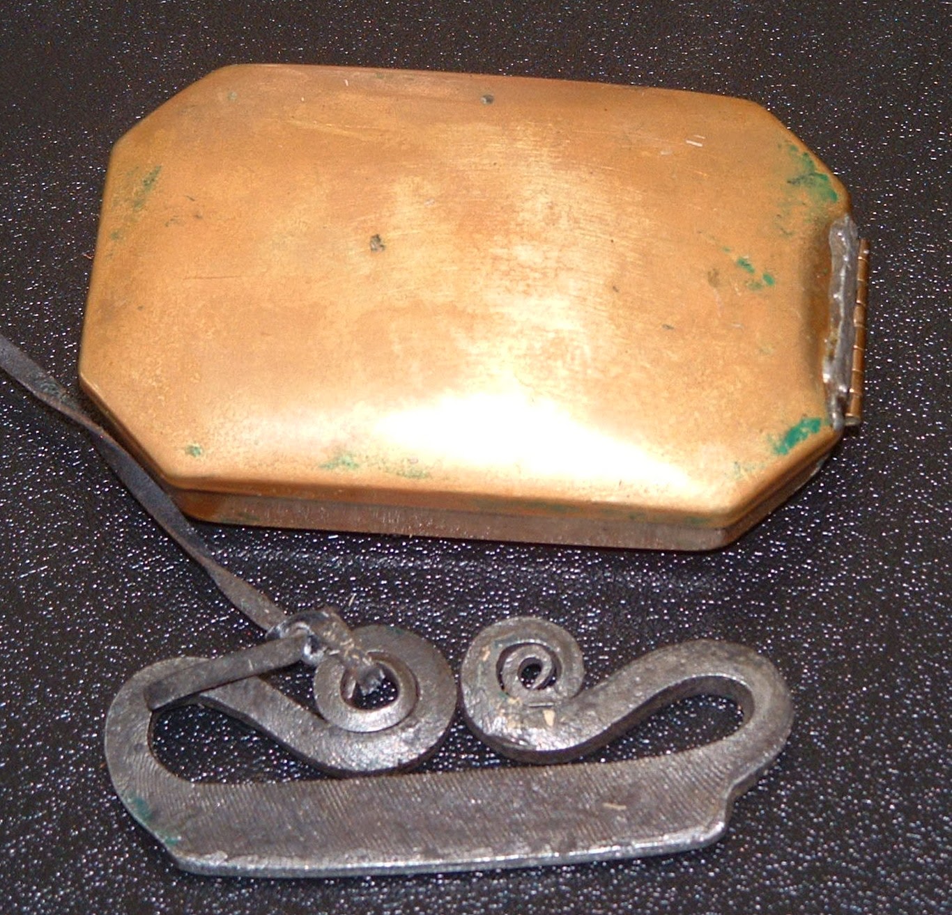 A Woodsrunner's Diary: 18th Century Tinder Box Types.