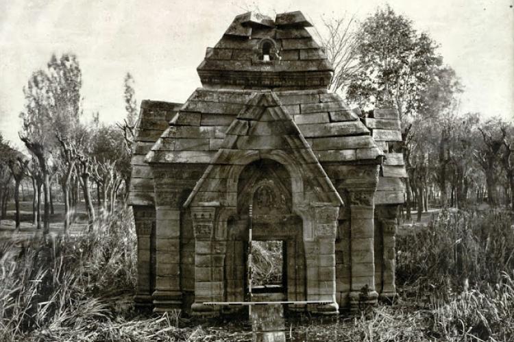 CHINAR SHADE : THE TEMPLE OF PANDRETHAN KASHMIR