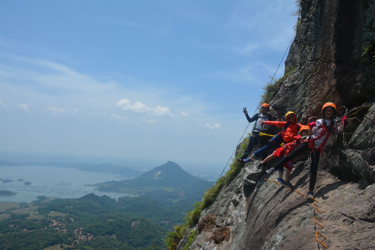 Via Ferrata Gunung Parang: Welcome to Mount Parang Via Ferrata