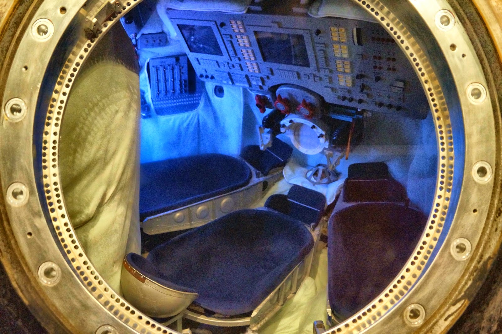 Plastic Models on the Internet: Space vehicles walkaround vol.2: Soyuz ...