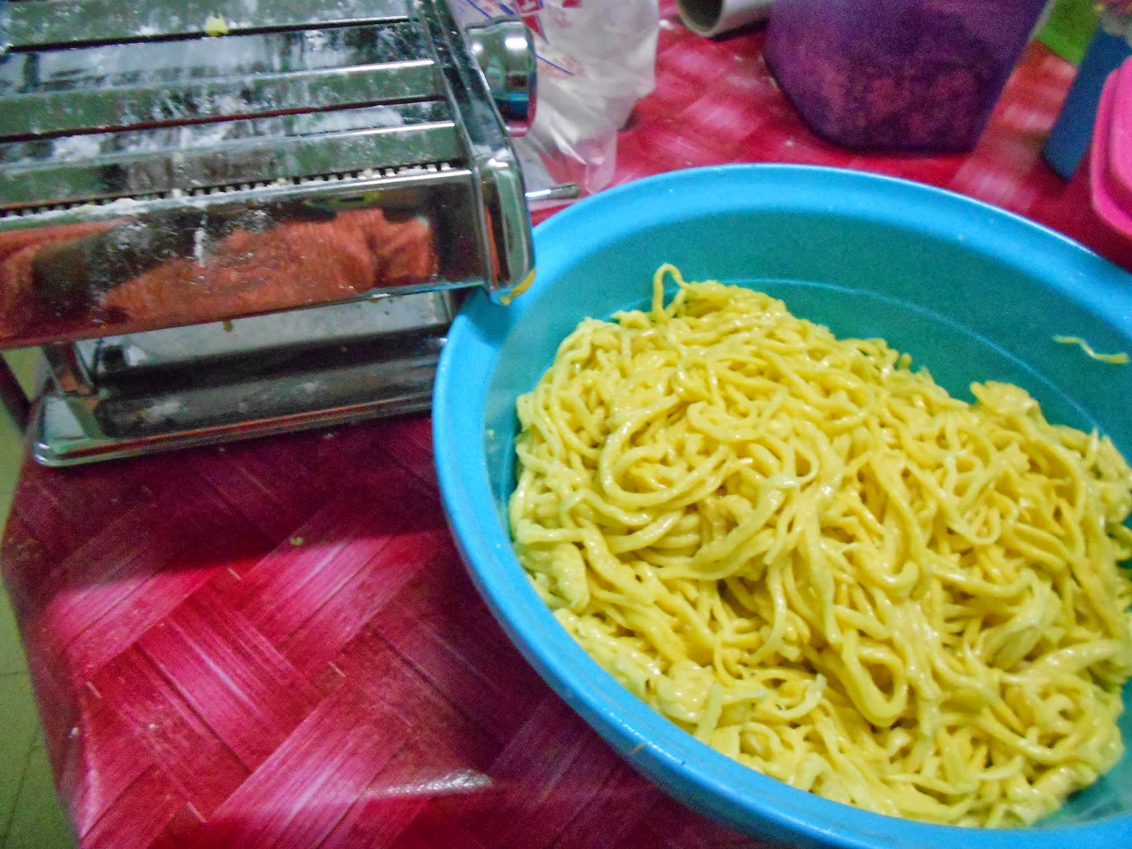 Jom......masak ngan mama: Jom buat mee kuning..