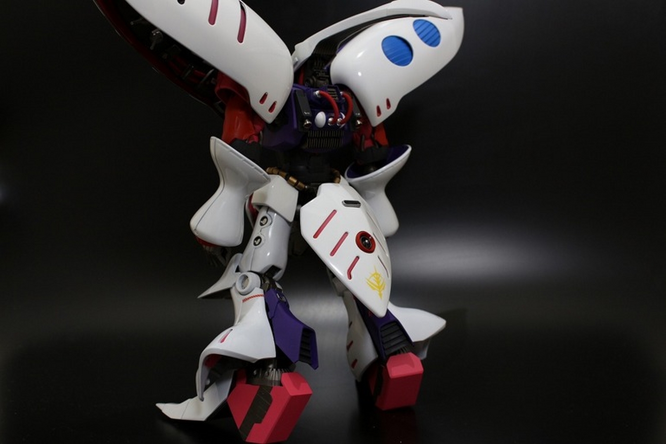 Custom Build: MG 1/100 Qubeley