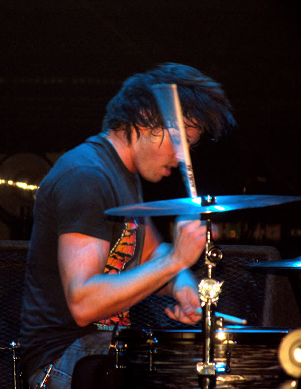 ART TO THE EFFECT: drummer luar favorit II