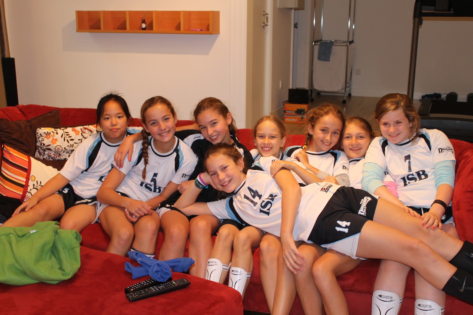 The DeSmet Family Worldwide: ISB 6th grade soccer team