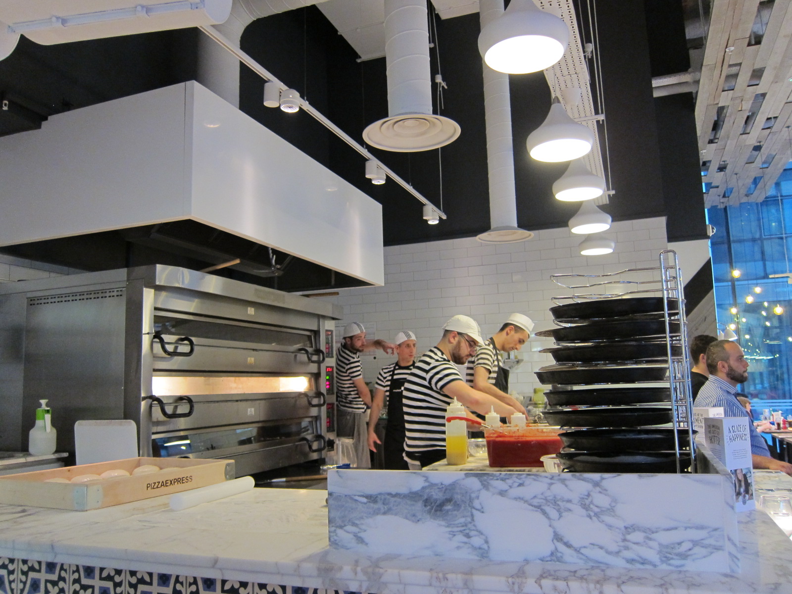 Al Fresco Pizza at Pizza Express Merchant Square, Paddington / LUCY ...