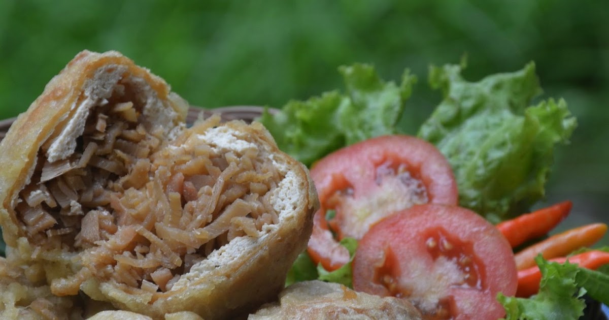 Diah Didi's Kitchen: Tahu Bledek..Tahu Goreng isi rebung