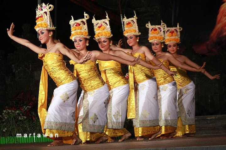REJANG DEWA - BALI DANCE - INDONESIAN DANCING