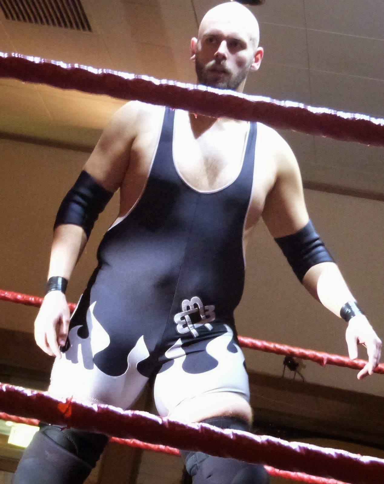 WRESTLESHOTS: BAM BAM BARTON V EL LIGERO