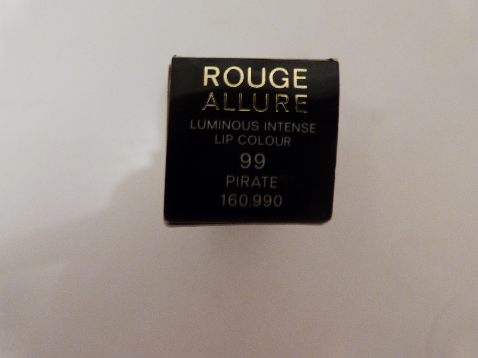 sbducky: Chanel Rouge Allure Pirate lipstick