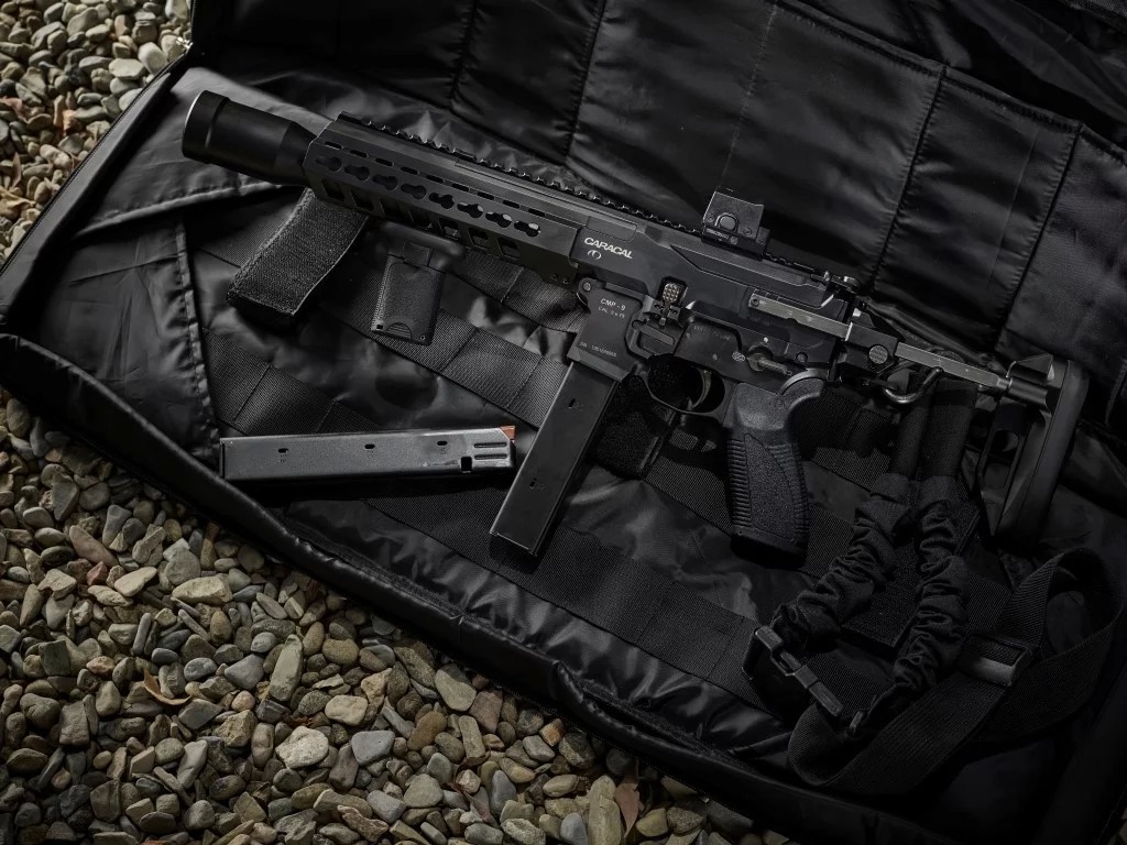 Defensa y Armas: Subfusil Caracal CMP 9 (EAU)