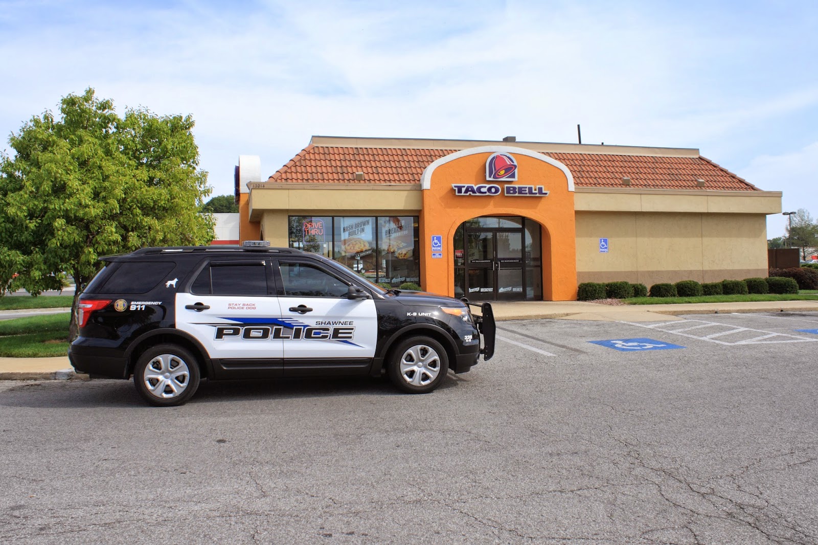 Operation100news: Employee robbed in Taco Bell parking lot