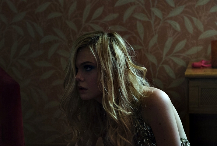 Modelos caníbales en el primer tráiler de 'The Neon Demon' de Nicolas ...