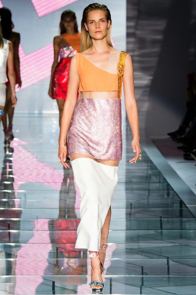 Serendipitylands: FASHION SHOW MILAN SPRING 2015 - VERSACE