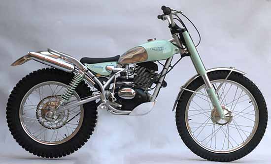 MoDiFikaSi MOTOR bebek 4 TAK menjadi trail: Jenis Motor Adventure / Offroad