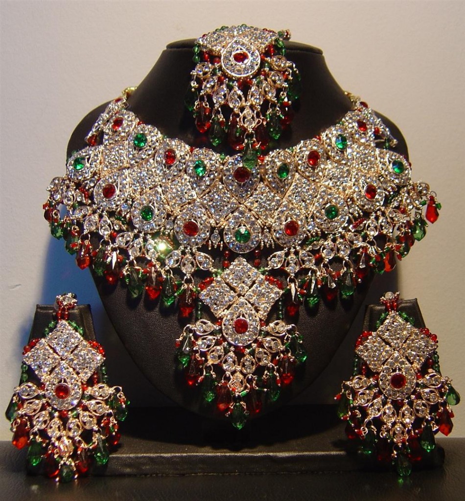 Long frocks | Pakistani Dresses | Mehndi Designs