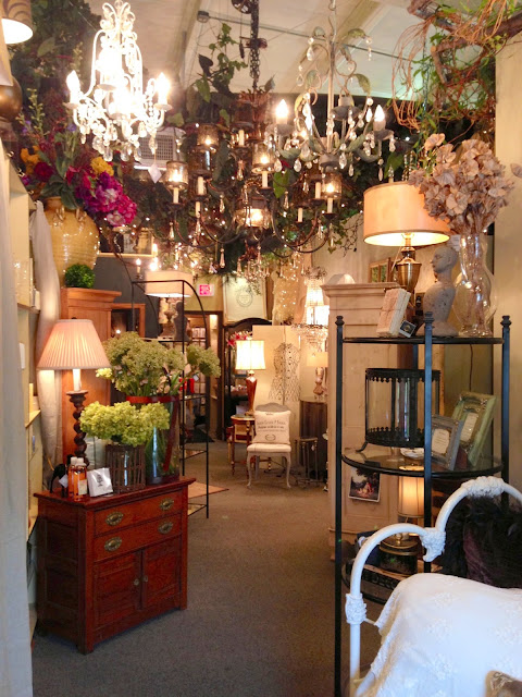 52 FLEA: A Visit to Robyn Story Designs and Boutique