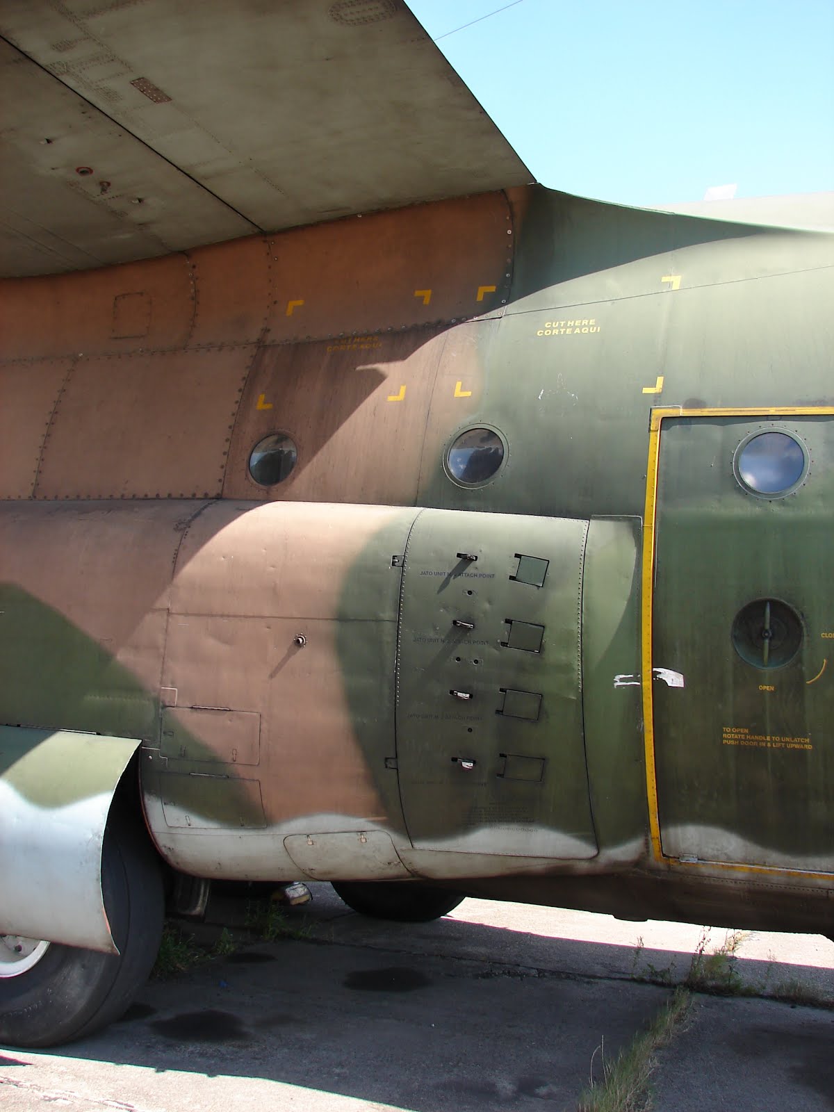 Aeronaves en detalle: Lockheed C-130B Hercules (TC-60)