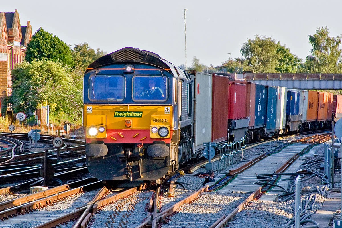 47s and other Classic Power at Southampton: Freightliner workings at ...