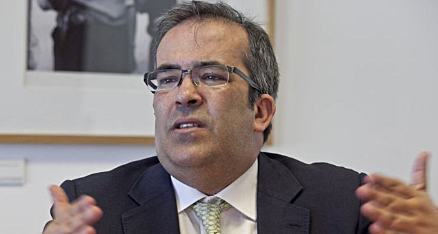 MEDICULT: O AR ESCANZELADO DE PAULO RANGEL