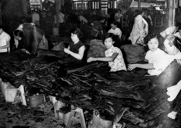 Blog To Express: Ways Done in the Past - Factory Workers