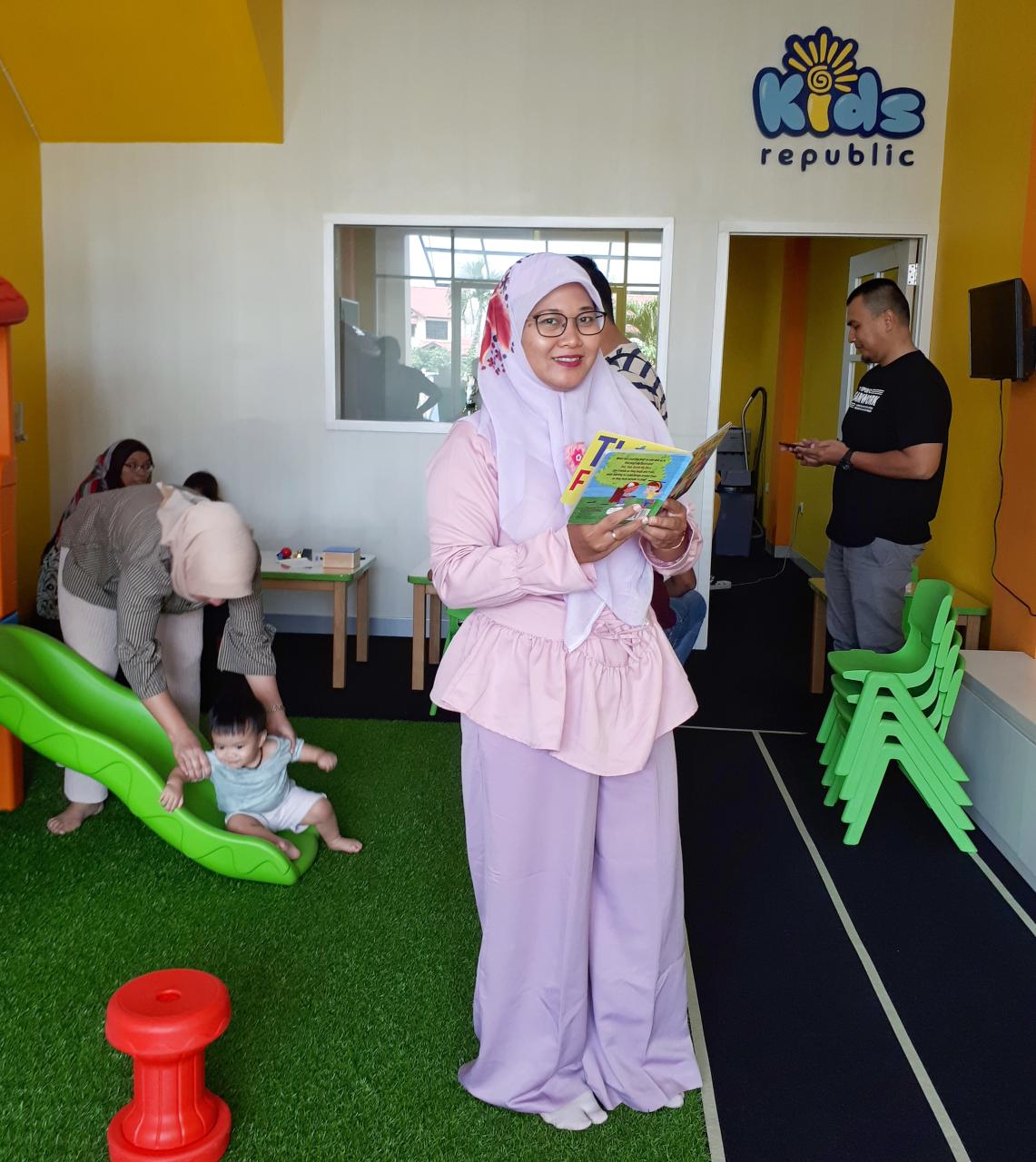 Kids Republic Bekasi, Sekolah dengan Metode Montessori | Leyla Hana