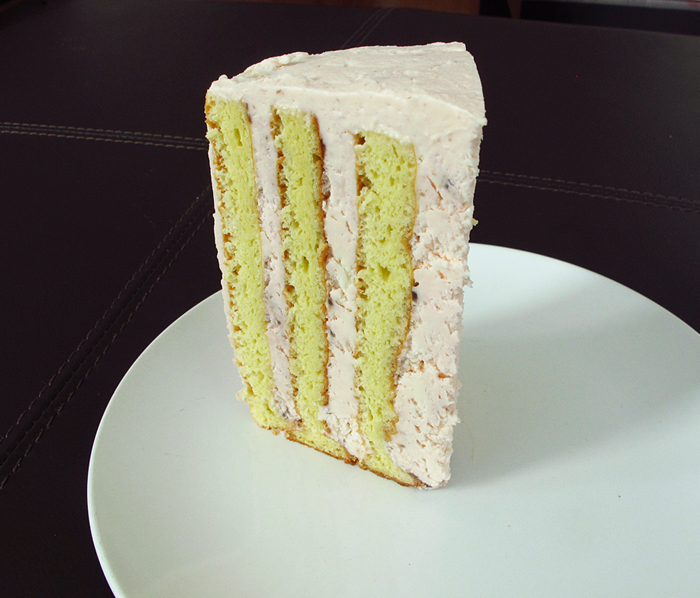 À La Maison Délicieuse: Vertical Swiss Roll Cake with Mascarpone Frosting