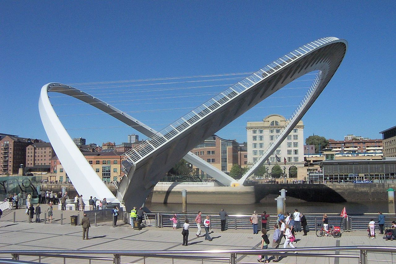Gateshead Millennium Bridge, England | ARCHITECTURE