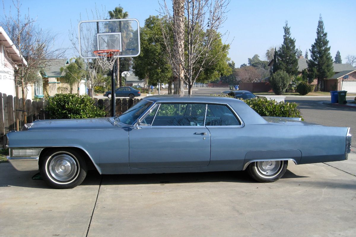 As the Standard of the World Turns: 20 Lovely Photos of 1965 Cadillac ...