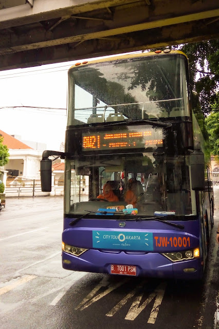 Kenapa Kita Harus Beralih ke Angkutan Umum