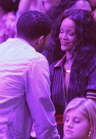 LOVE IN THE AIR...Rihanna & Drake Turn Up The Heat With A Kiss ...