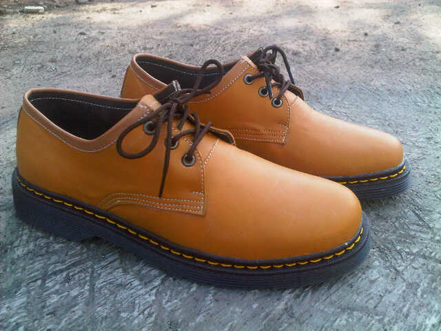 PODEK STORE: SEPATU DOCMART ( DR.MARTENS ) KW SUPER