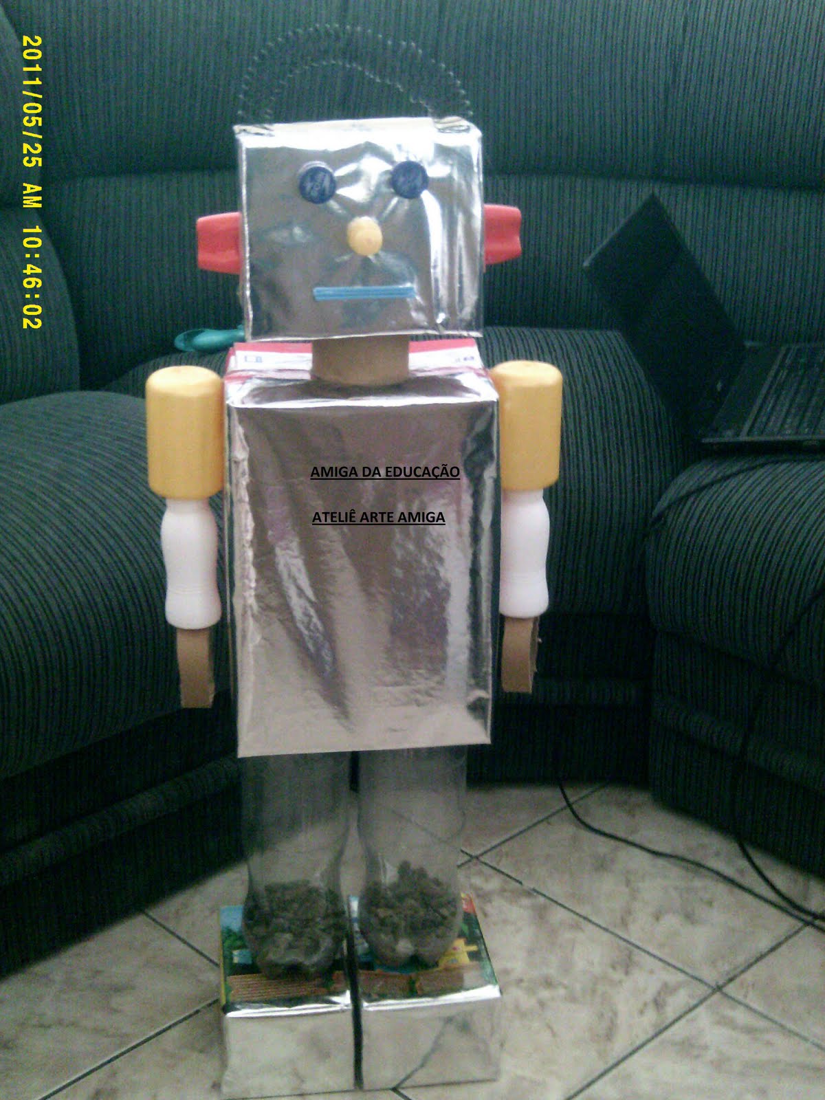 AMIGA DA EDUCAÇÃO.: AMIGA DA EDUCAÇÃO APROVA RECICLAGEM. ROBÔ DE ...