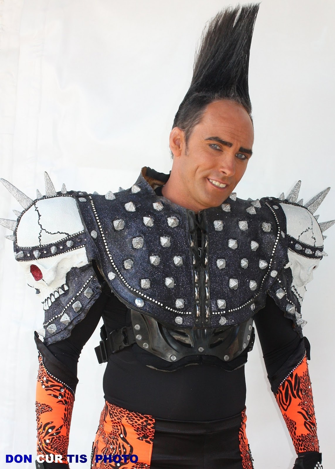 CIRCUS PERSONALITY PHOTOS: September 2015