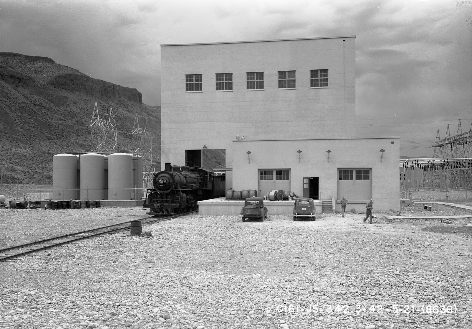 Big Bend Railroad History: 1942 Milwaukee Road 851 At Midway Substation
