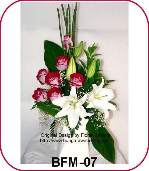 Rangkaian Bunga Meja Minimalis | Telp 021-41675773 | Florist Krisna ...