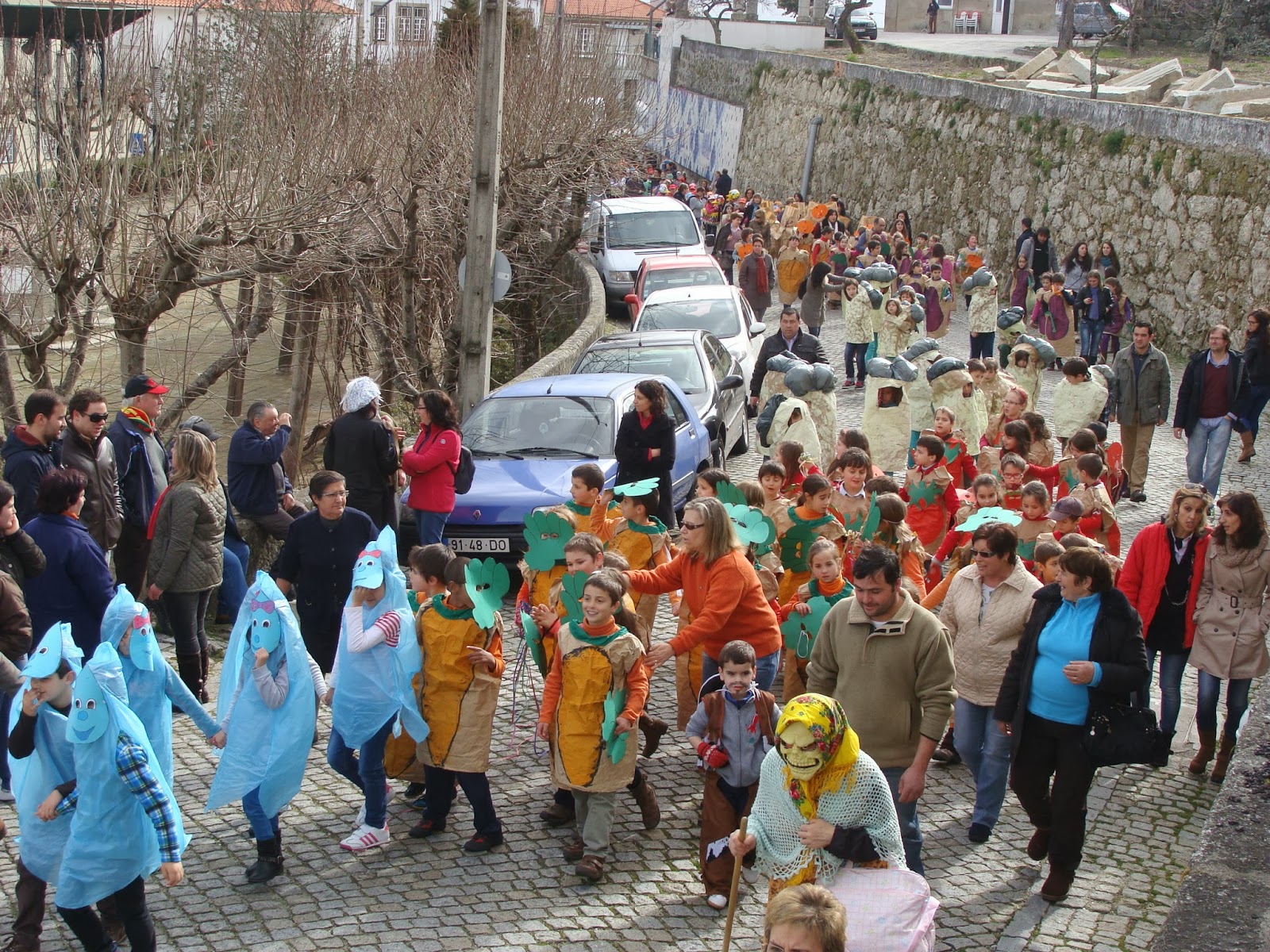 Magazine Serrano: Agrupamento de escolas de Fornos de Algodres saiu à ... Magazine Serrano: Agrupamento de escolas de Fornos de Algodres saiu à ...