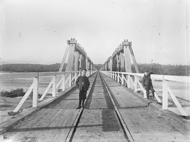 Rustlings in the Wind: The "Ferry Inn" at Tapawera