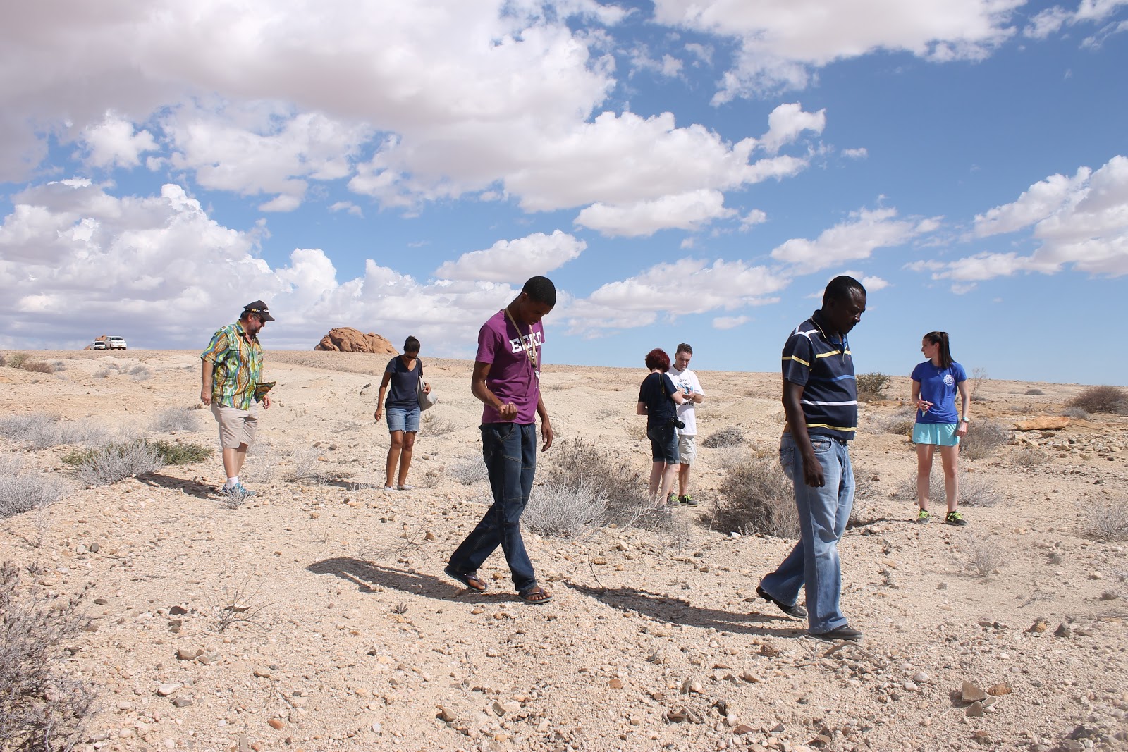 Okuhepa: Ûiba Ôas Crystals Market