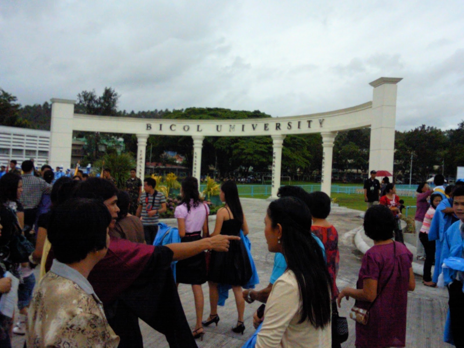 The High-End Gypsy: Bicol University: Truly a Source of Pride