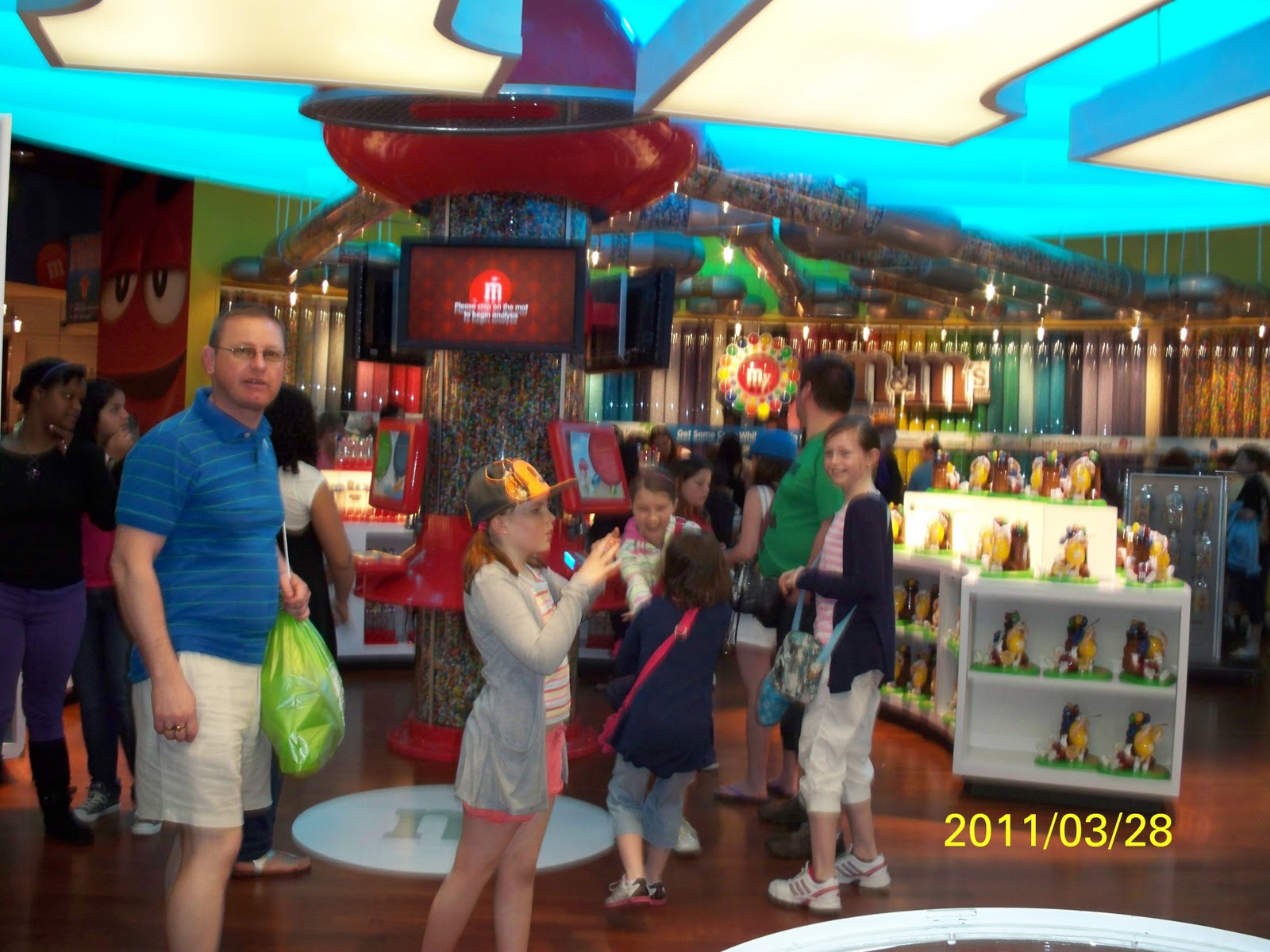 Trip Maker: Florida Mall / M & M Store